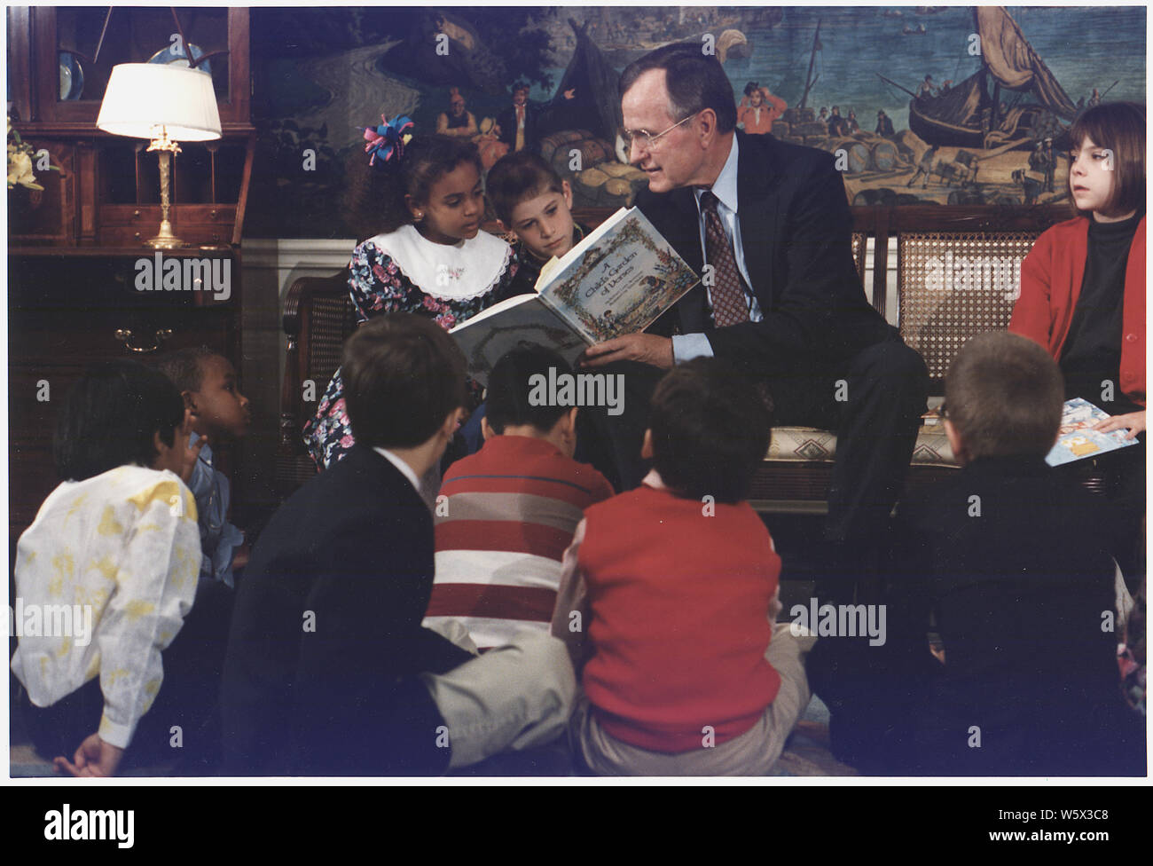 President Bush reads a book to children during Great American Read ...
