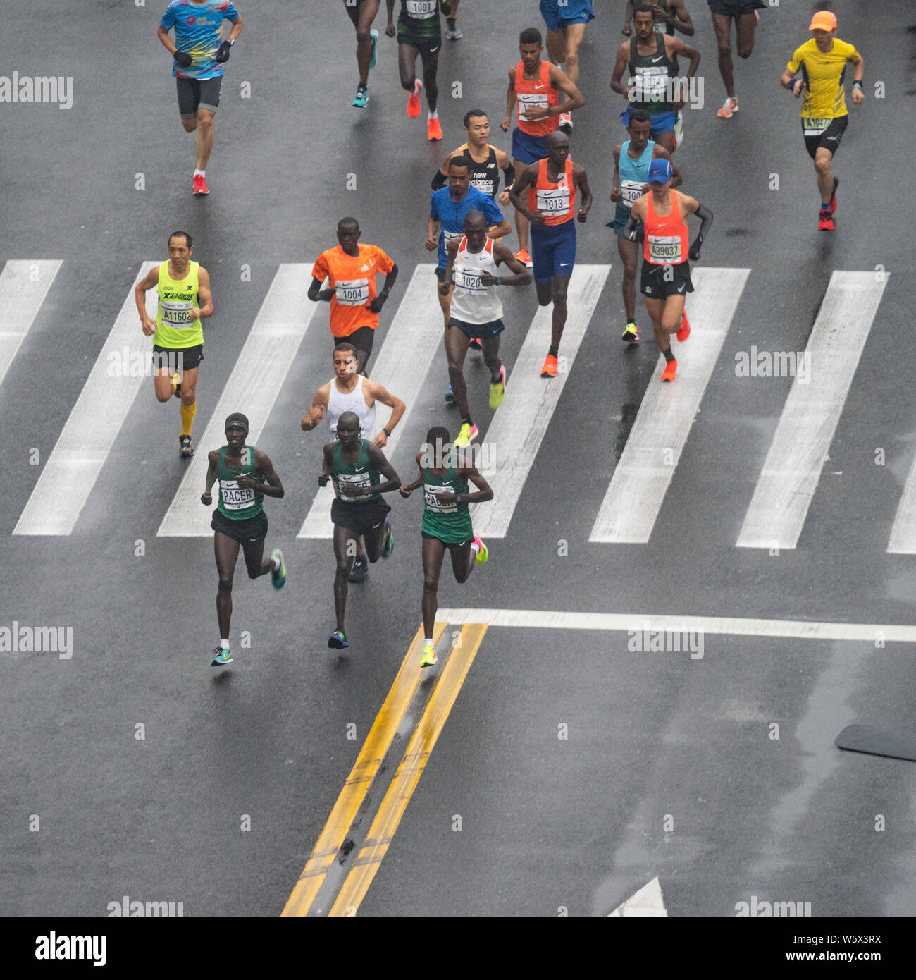 Participants compete in the 2018 Shanghai International Marathon in ...