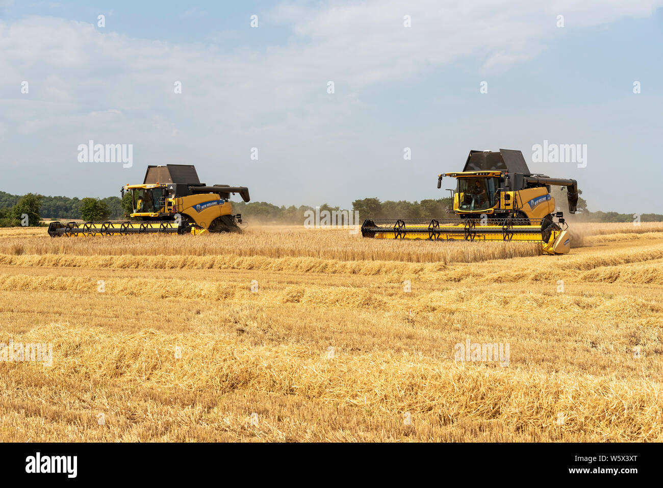 Two combine harvesters hi-res stock photography and images - Alamy