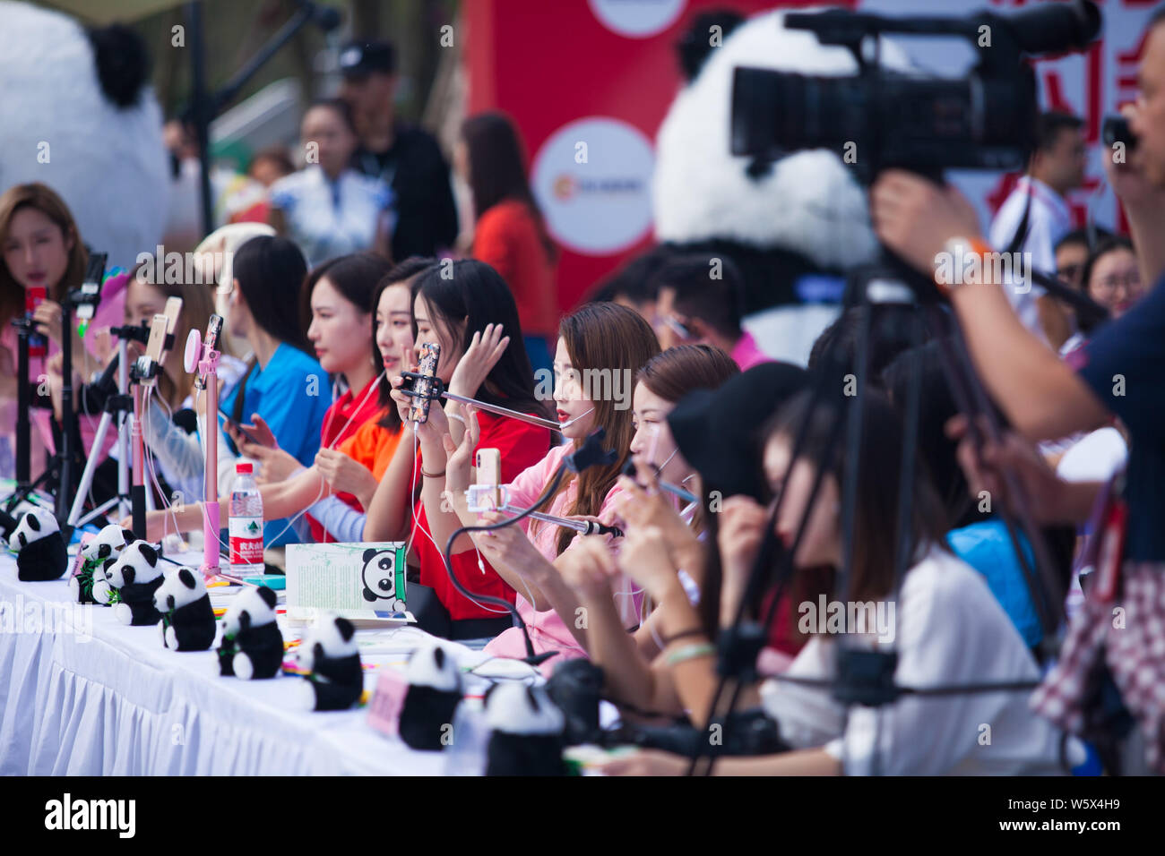 --FILE--Chinese internet celebrities make live streaming webcast at a ...