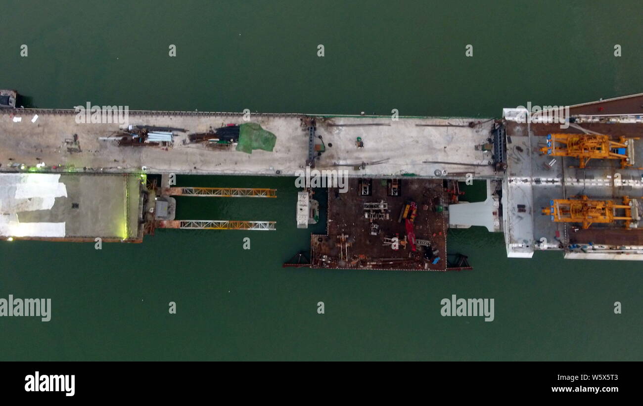 An aerial view of China's strongest earthquake-resistant cross-sea ...