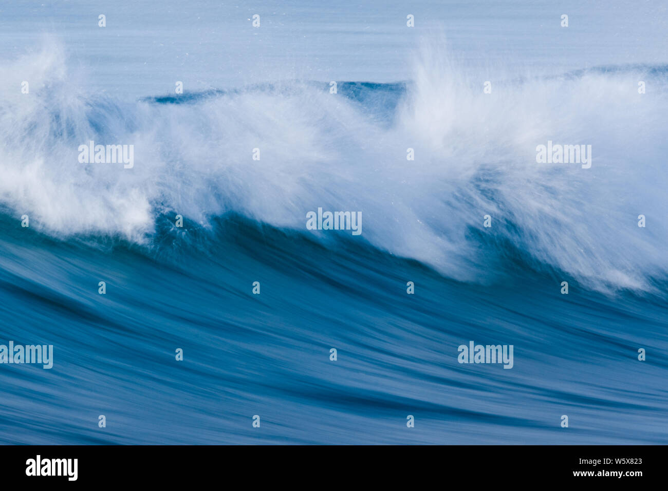 Long exposure image waves hi-res stock photography and images - Alamy