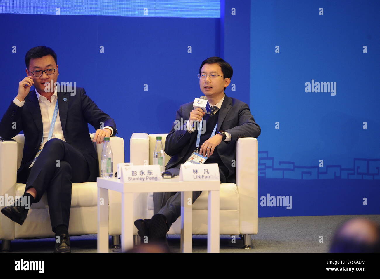 Peng Yongdong or Stanley Peng, left, CEO of Shell Group and Shell ...