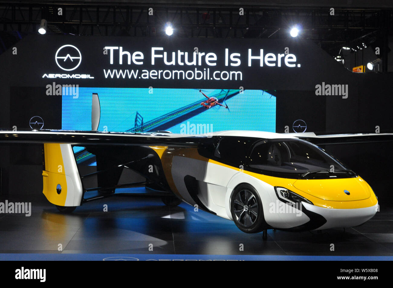 An AeroMobil 5.0 VTOL, a concept flying car for future electric 4 ...
