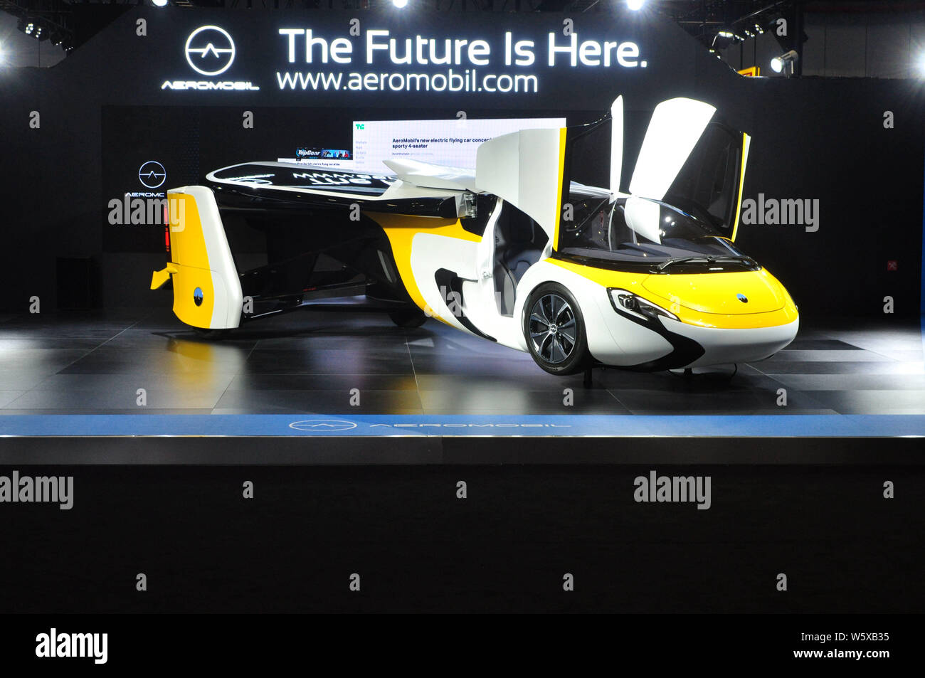 An AeroMobil 5.0 VTOL, a concept flying car for future electric 4 ...