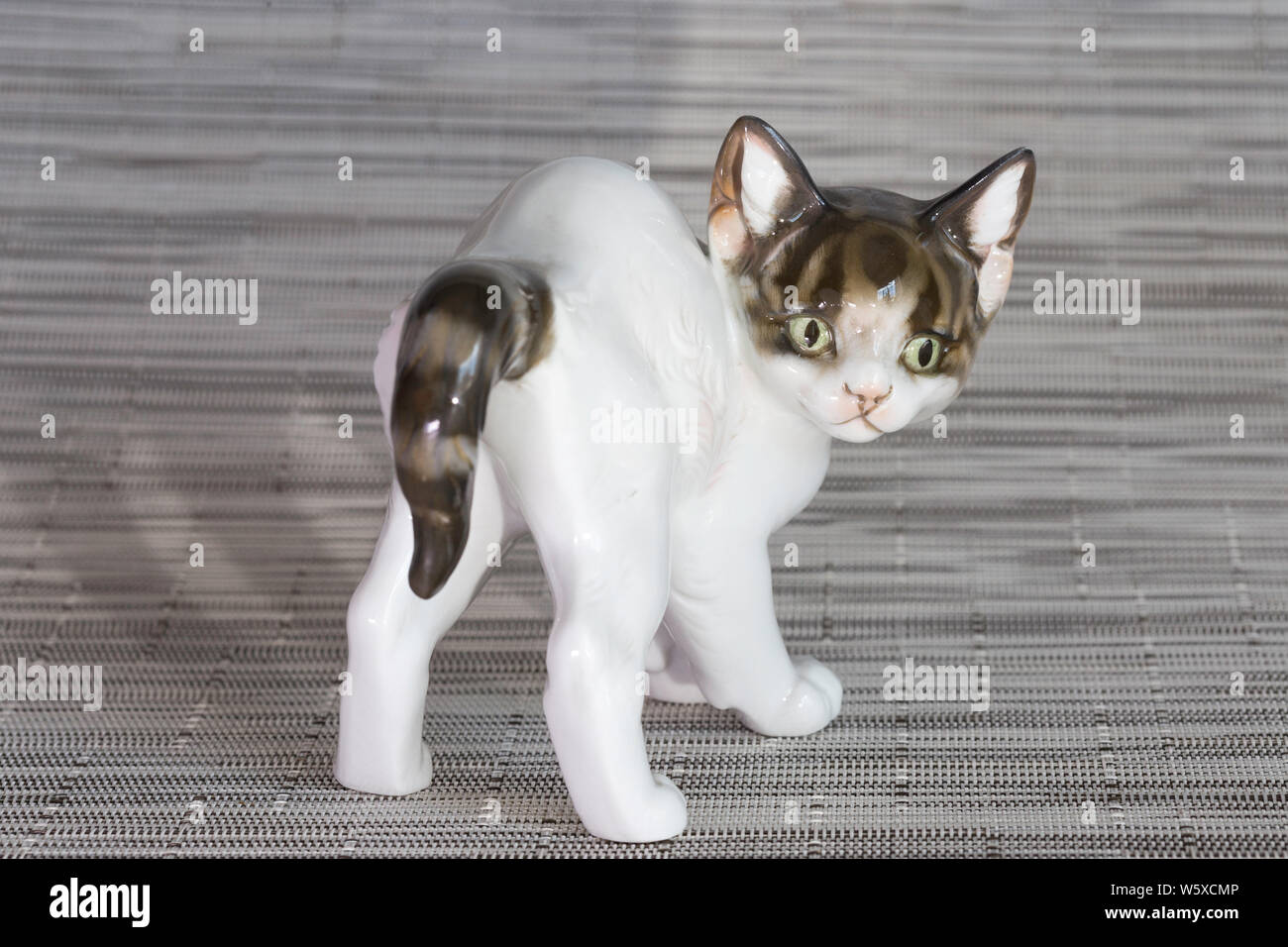 Statues 2 Cat Kitten Figurine Ceramic Animal Statue Leg Up Home Décor ...