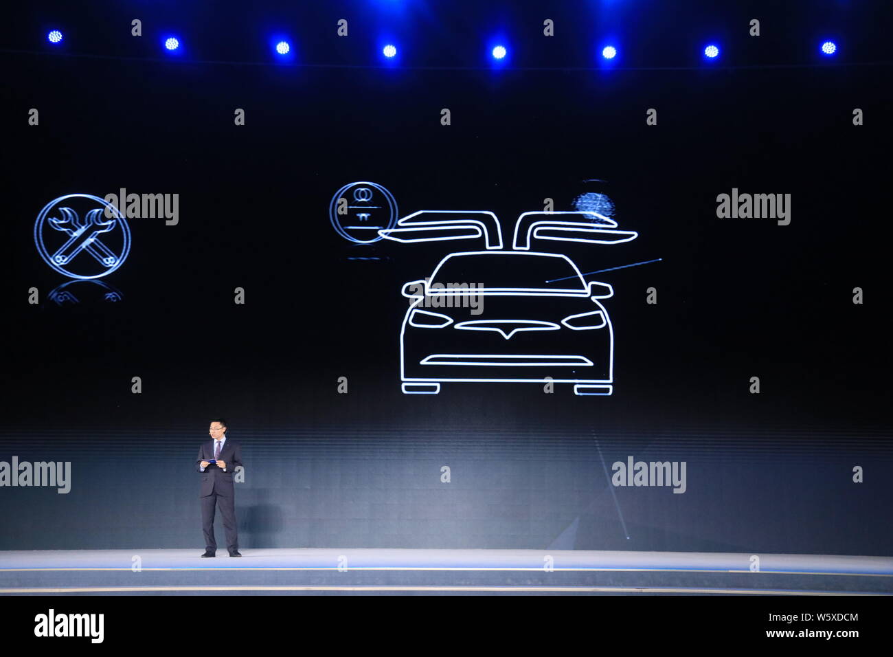 Tom Zhu Xiaotong, head of Tesla's Chinese operations, introduces Tesla ...