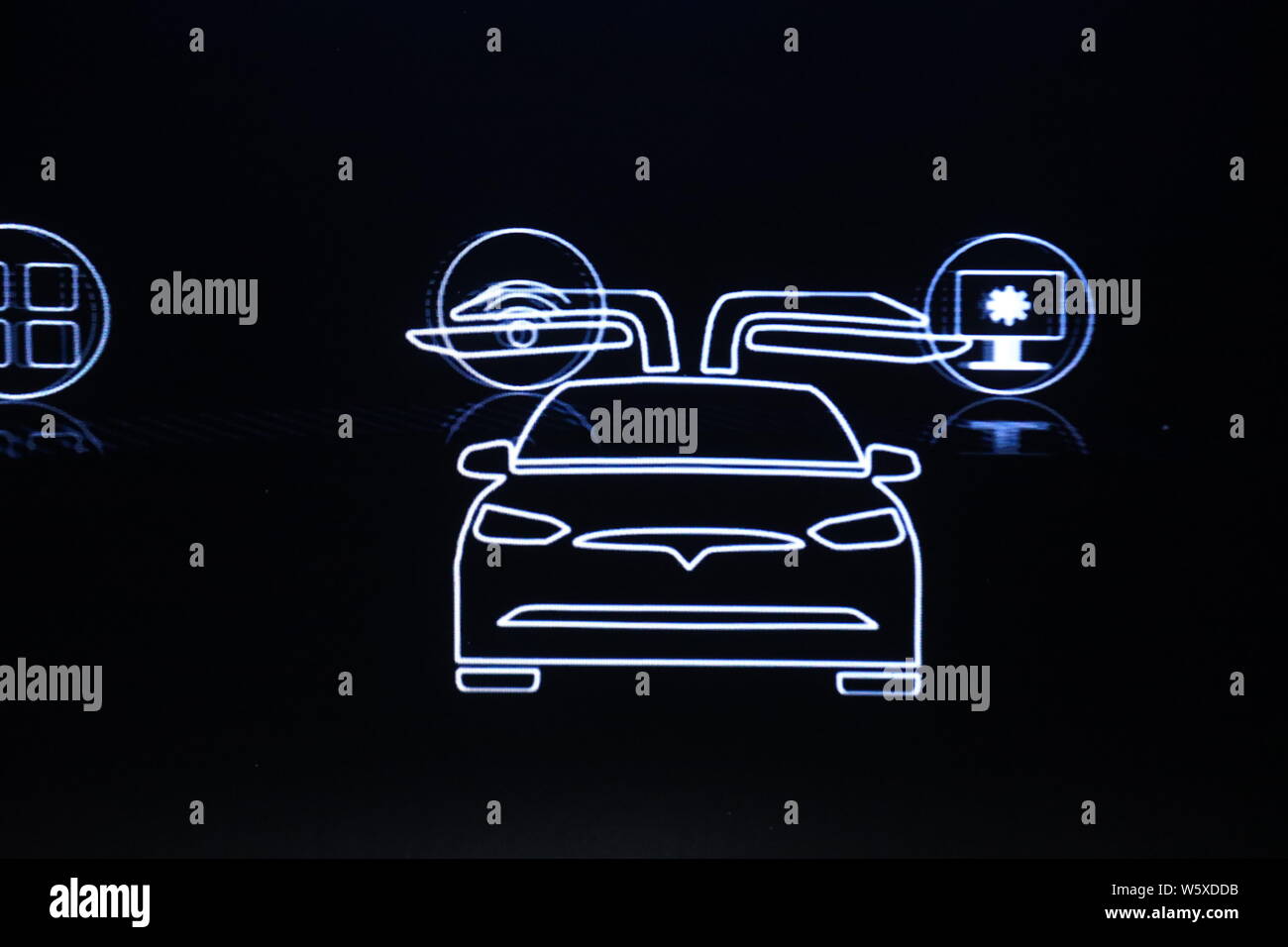 Tom Zhu Xiaotong, head of Tesla's Chinese operations, introduces Tesla ...
