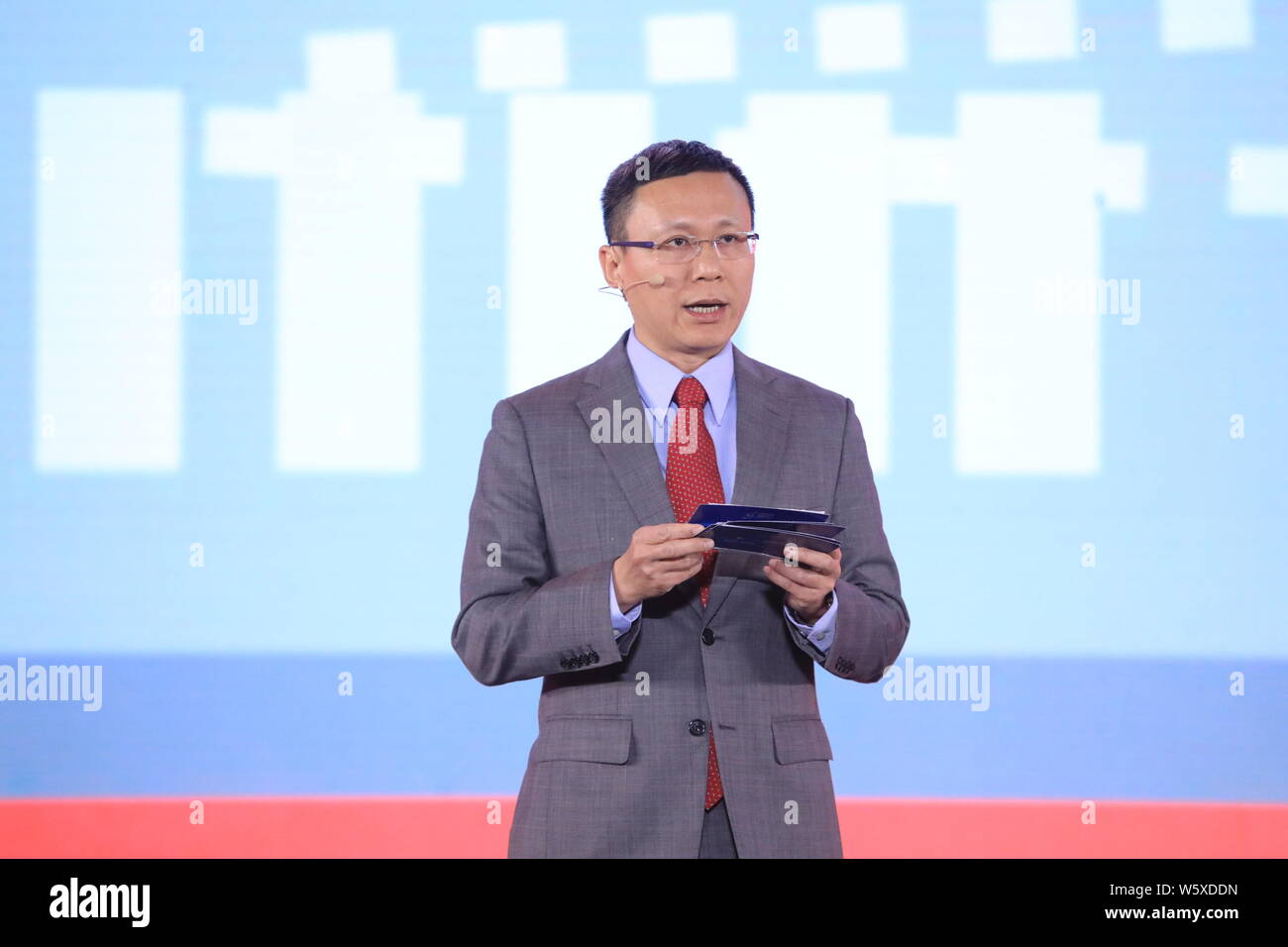 Pei Jian, Vice President of JD.com, introduces the intelligent supply ...