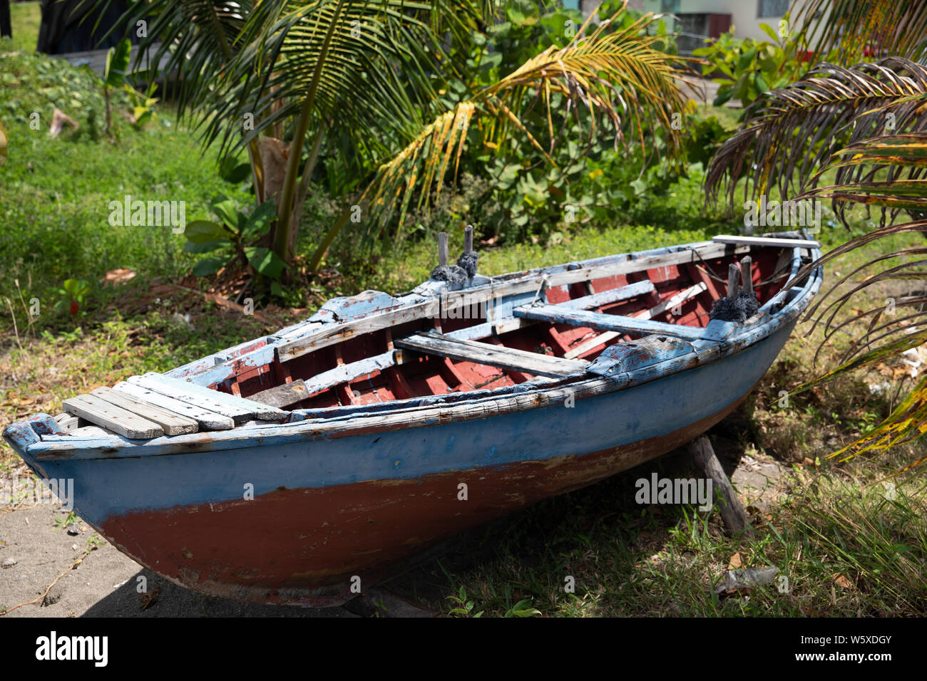 Saint Vincent and the Grenadines, Cumberland bay, double ender boat ...