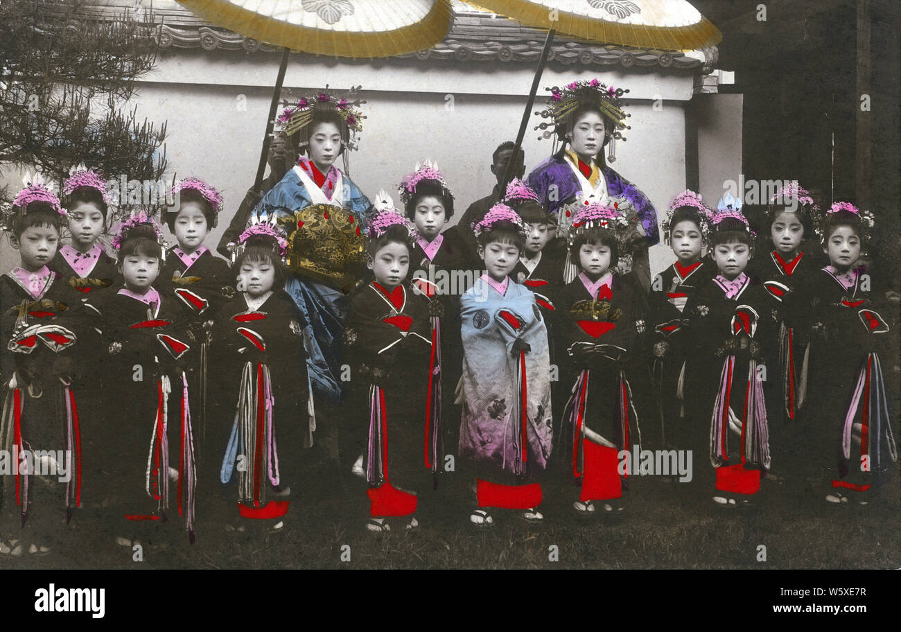 [ 1900s Japan - Japanese Courtesans and Child Assistants ] — Tayuu ...