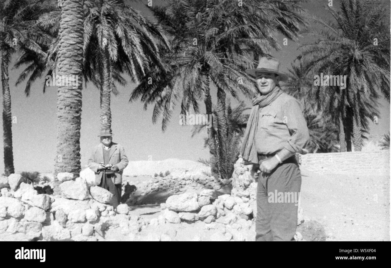 John wayne legend lost 1957 hi-res stock photography and images - Alamy