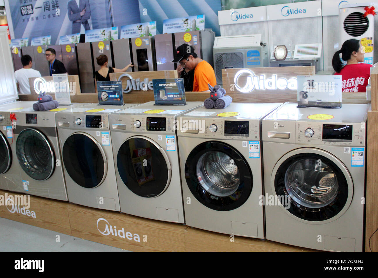 Midea hi-res stock photography and images - Alamy