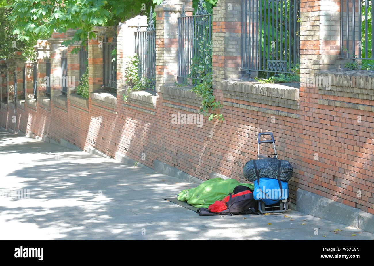 Poverty in madrid hi-res stock photography and images - Alamy