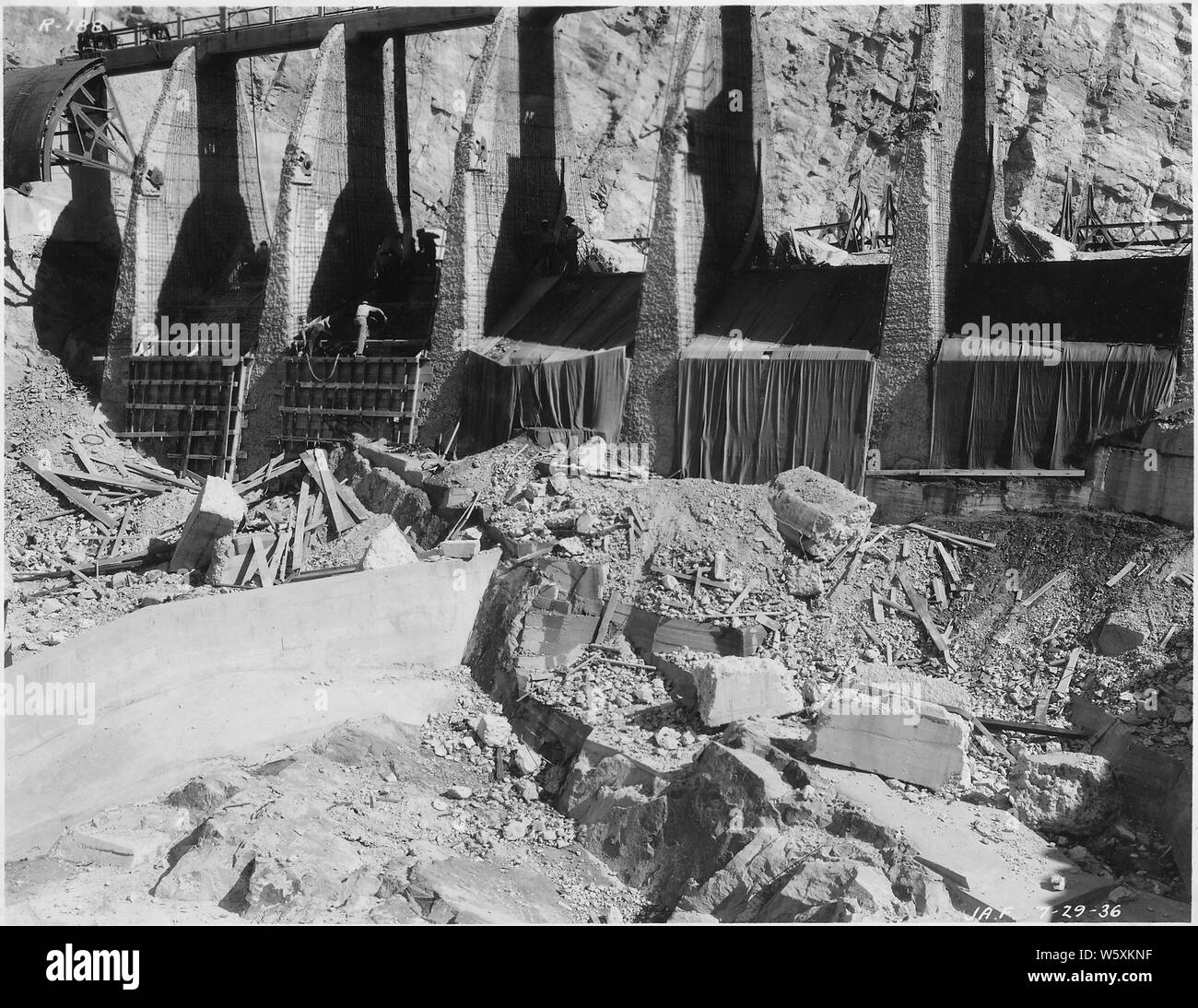 Roosevelt Dam. View of downstream side of north spillway, showing new ...