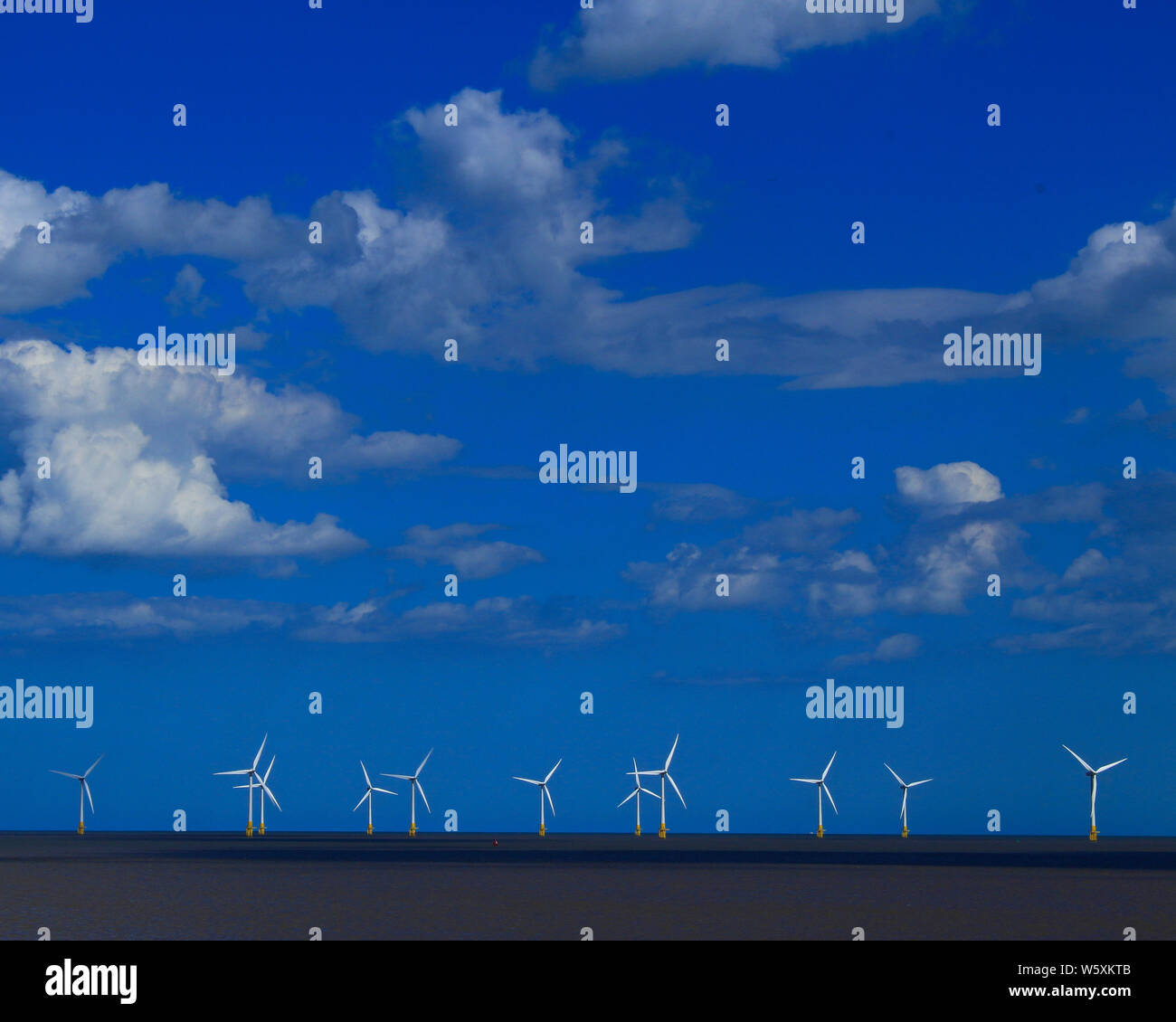 Scroby sands offshore wind farm hi-res stock photography and images - Alamy