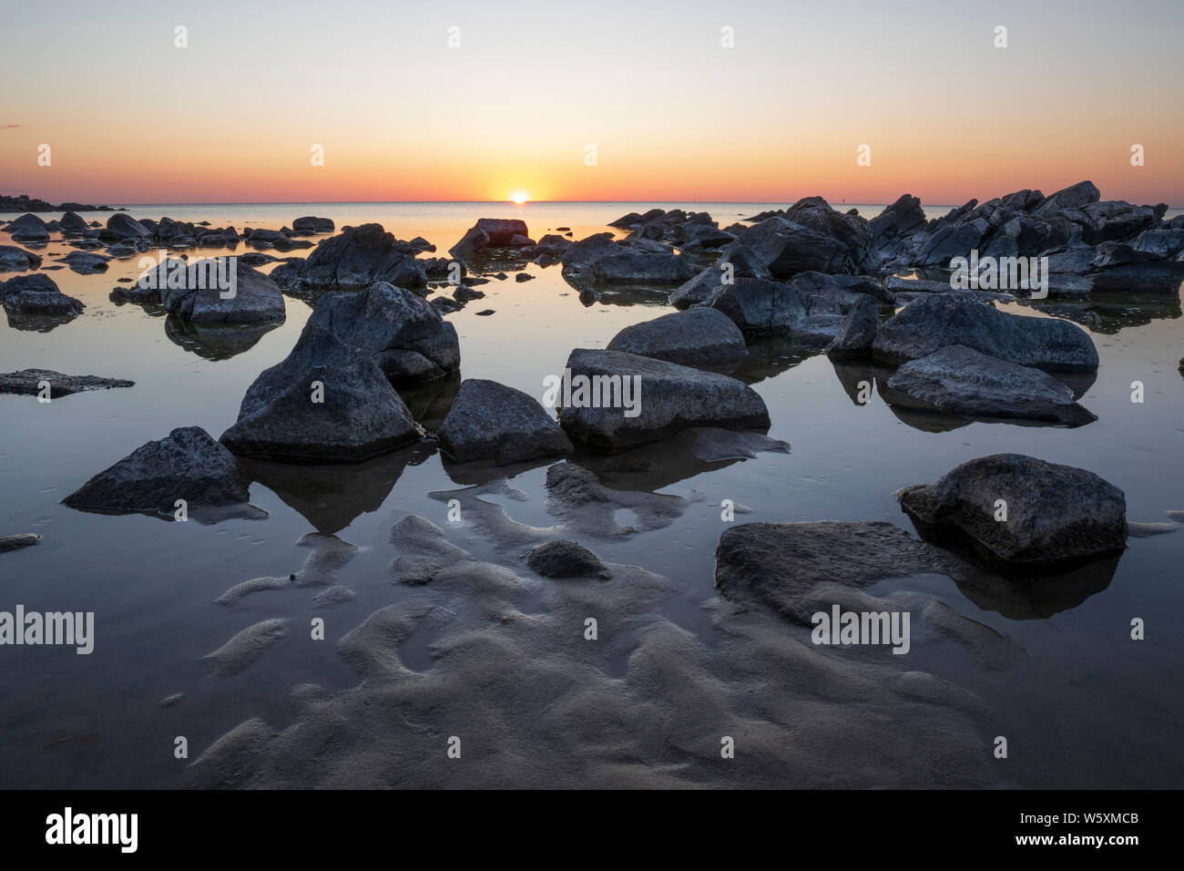 Rising rocks hi-res stock photography and images - Alamy