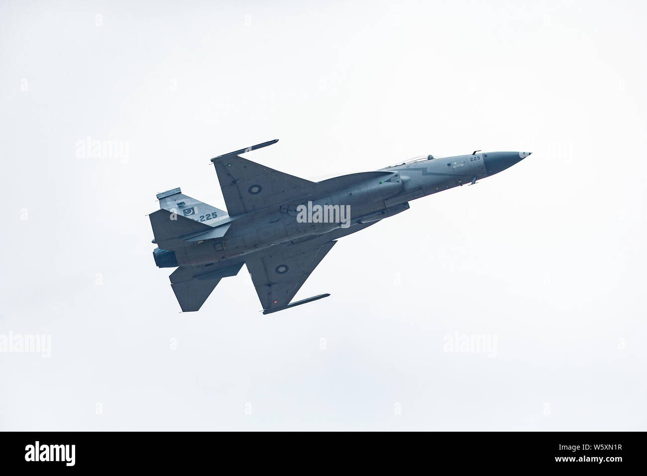 Pakistani Air Force's JF-17 Thunder (FC-1 Xiaolong or FC-1 Fierce ...