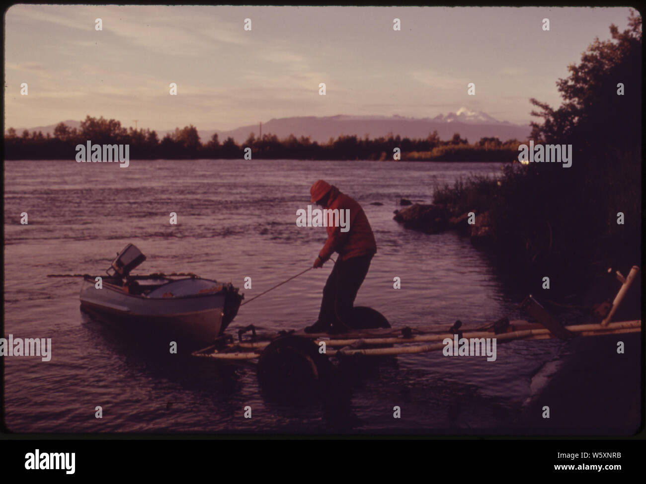 SALMON FISHING ON THE LOWER SKAGIT RIVER NEAR LA CONNER Stock Photo - Alamy