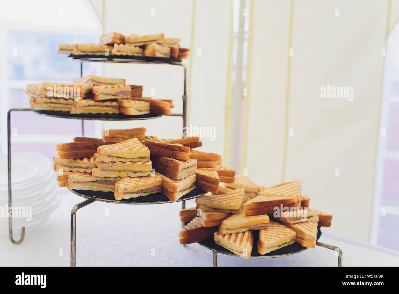 Cross section sandwich bread ham hi-res stock photography and images ...