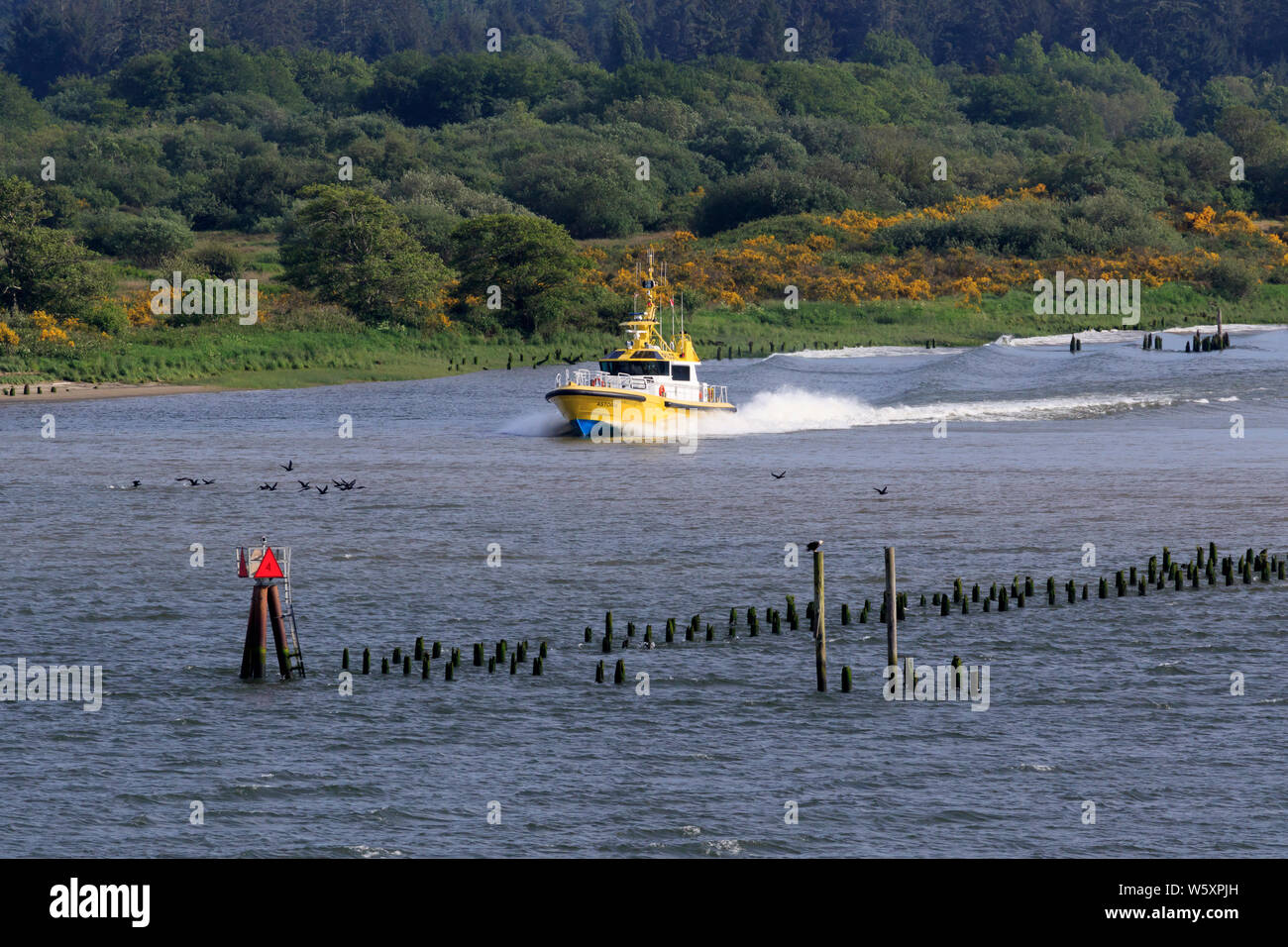 Columbia river pilot boat hi-res stock photography and images - Alamy