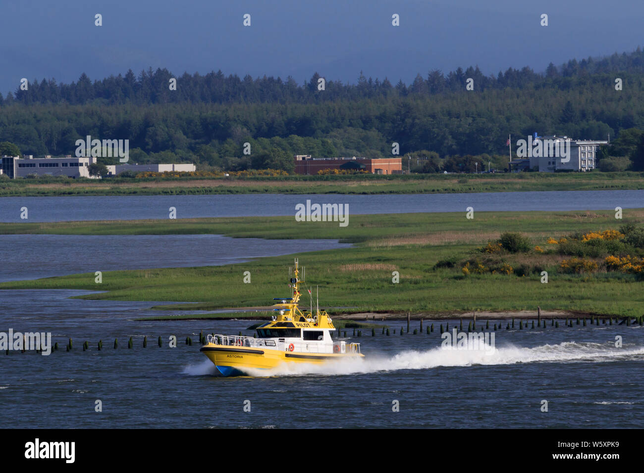 Columbia river pilot boat hi-res stock photography and images - Alamy