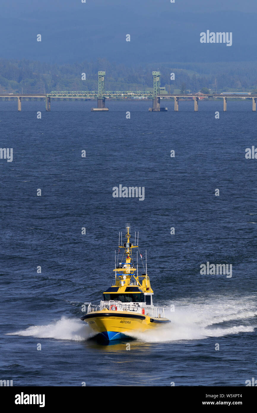 Columbia river pilot boat hi-res stock photography and images - Alamy