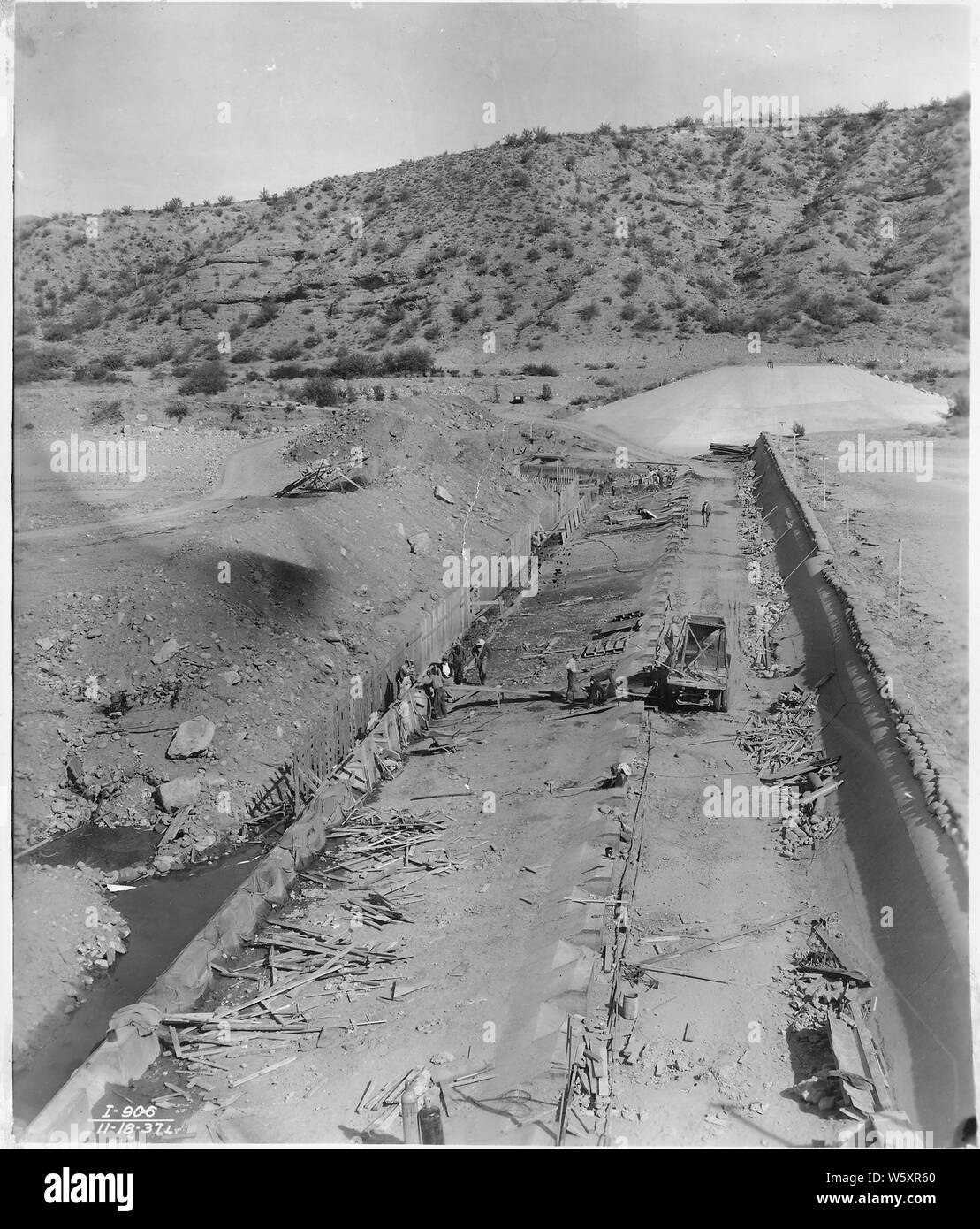 Salt River - Power Canal Diversion Dam - View from left abutment ...