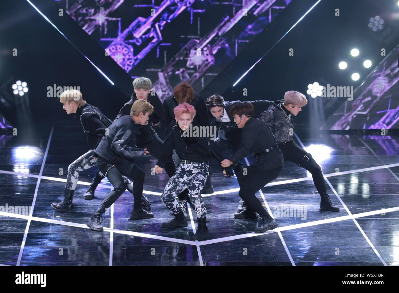 Ateez 2018 hi-res stock photography and images - Alamy