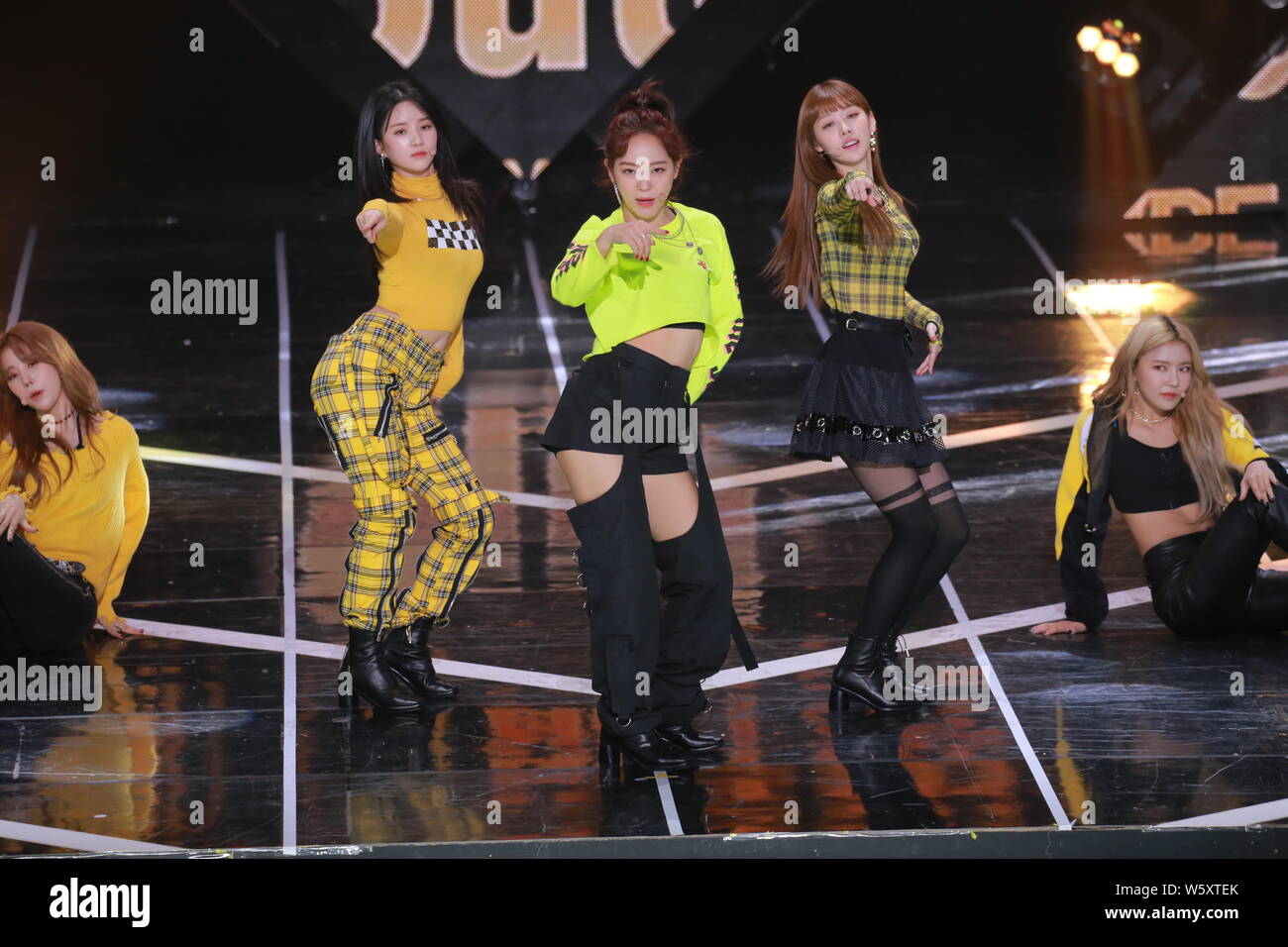 Members of South Korean girl group Gugudan, also stylized as gu9udan or ...