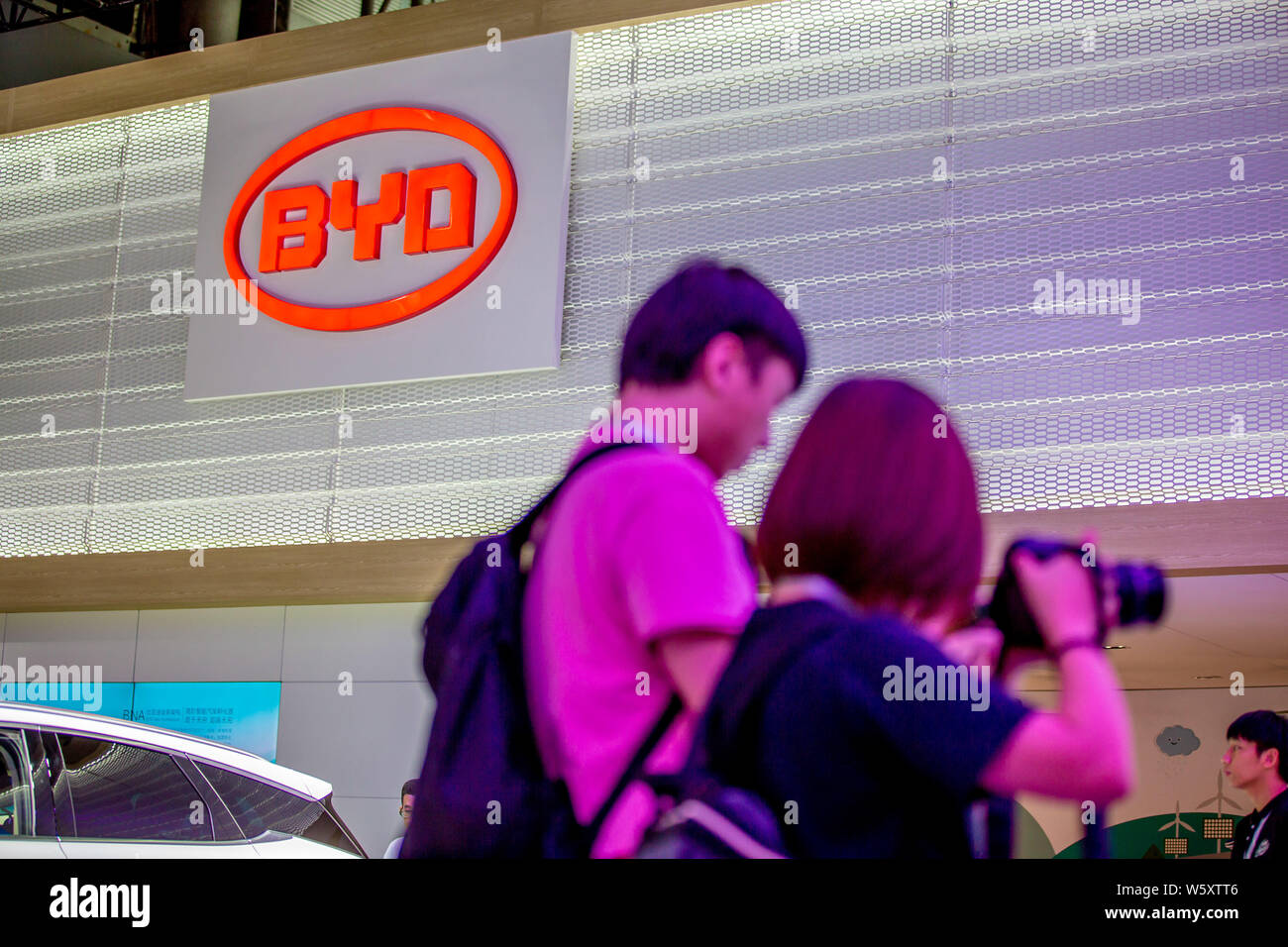 Byd stand hi-res stock photography and images - Alamy