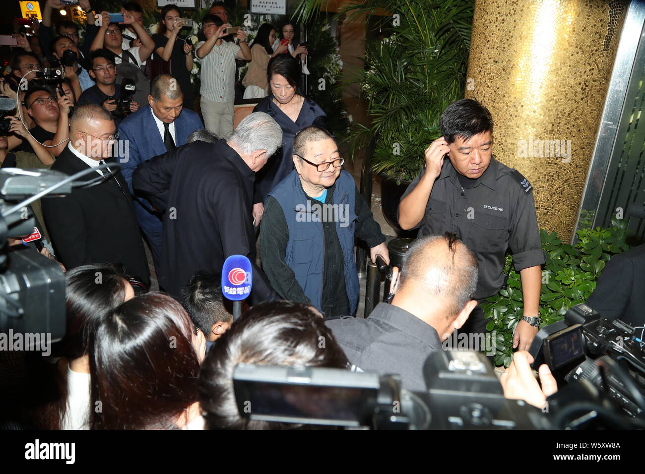 Hong Kong-American novelist Ni Cong, better known by his pen name Ni ...