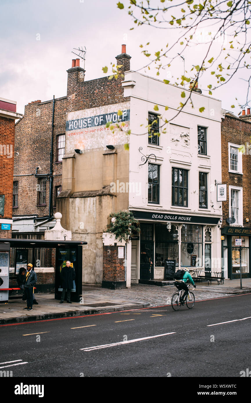 Islington streets hi-res stock photography and images - Alamy
