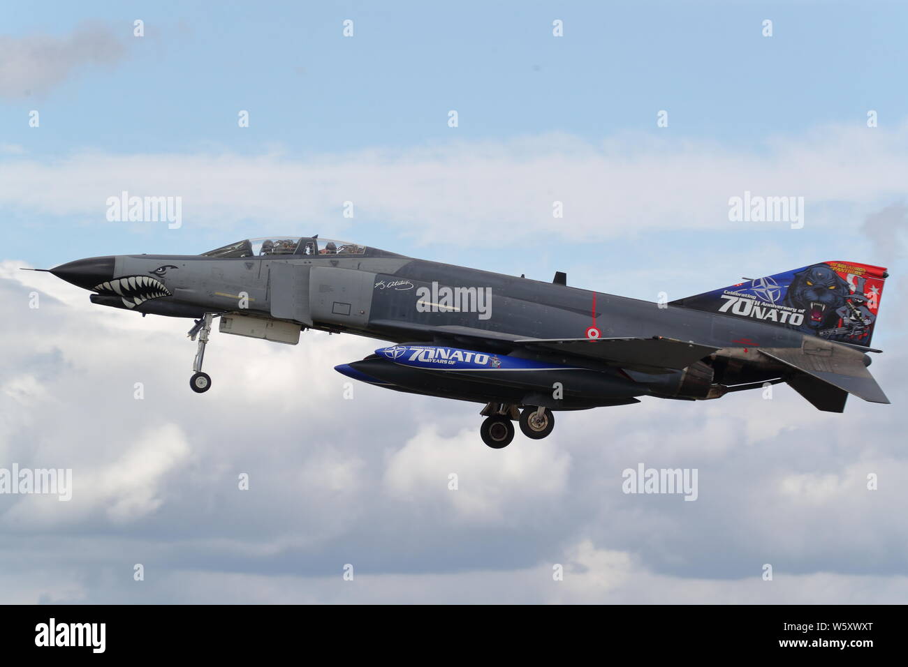 Mcdonnell f 4 phantom hi-res stock photography and images - Alamy