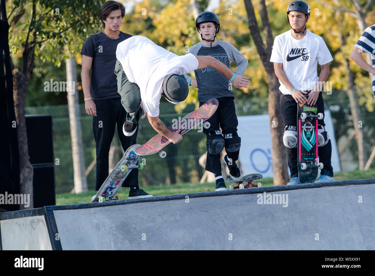 Players compete in the men's preliminary match during the 2018 World ...