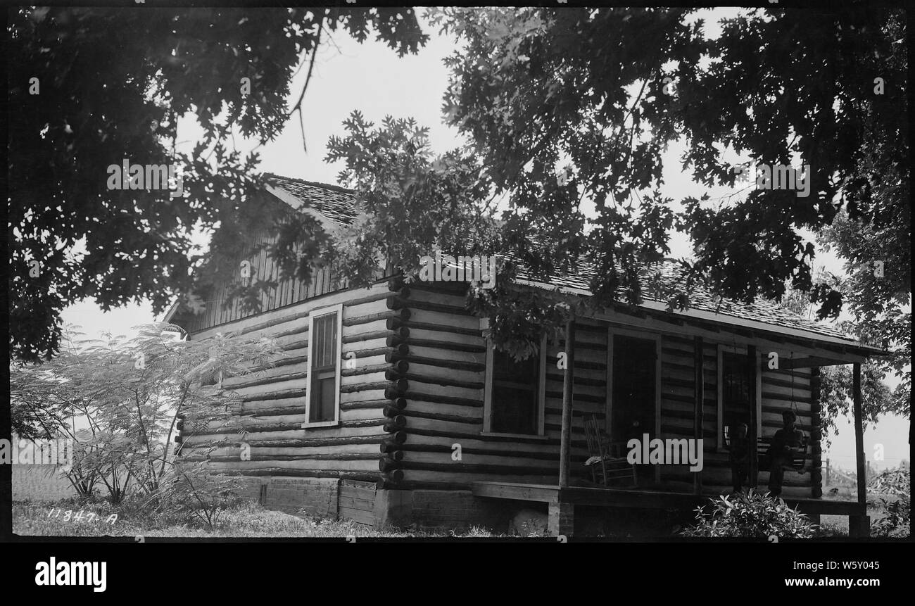 Smith, Carson; on porch with two children Stock Photo - Alamy