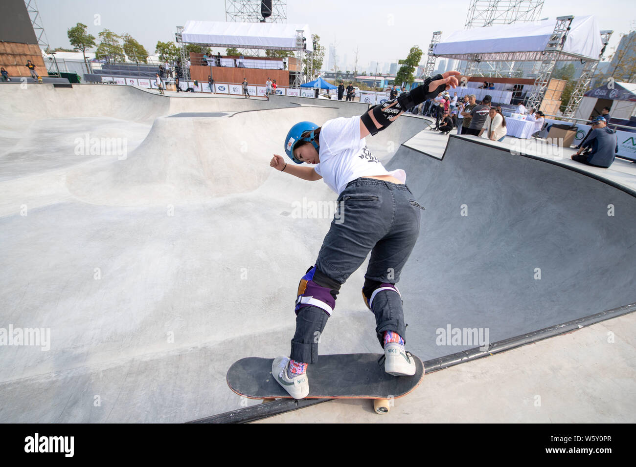 The skat player hi-res stock photography and images - Alamy