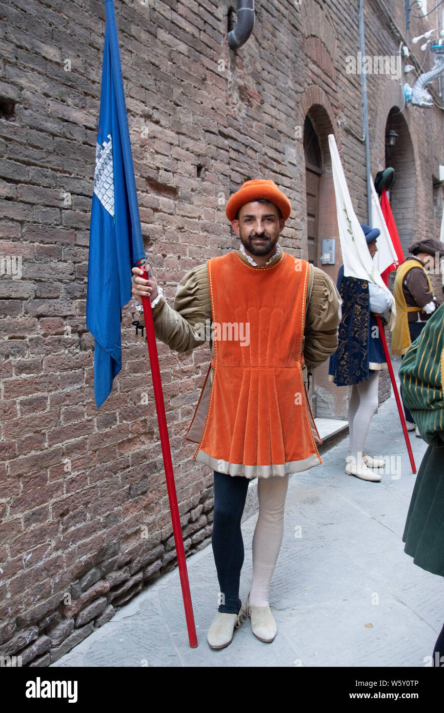 Man medieval tights hi-res stock photography and images - Alamy
