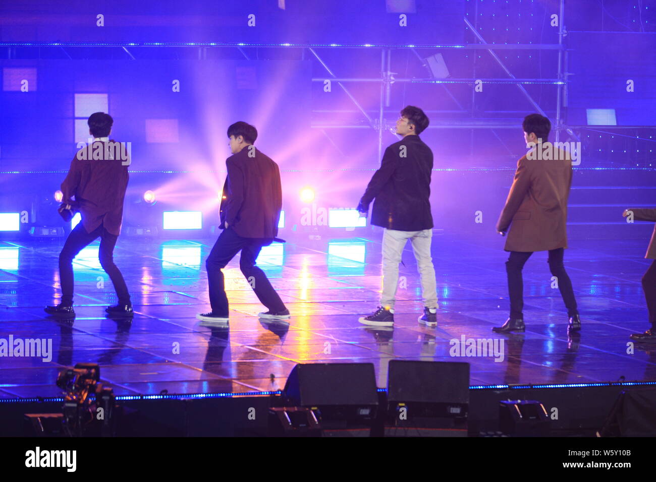 Members of South Korean boy band iKon perform during the 2018 MBN Hero ...
