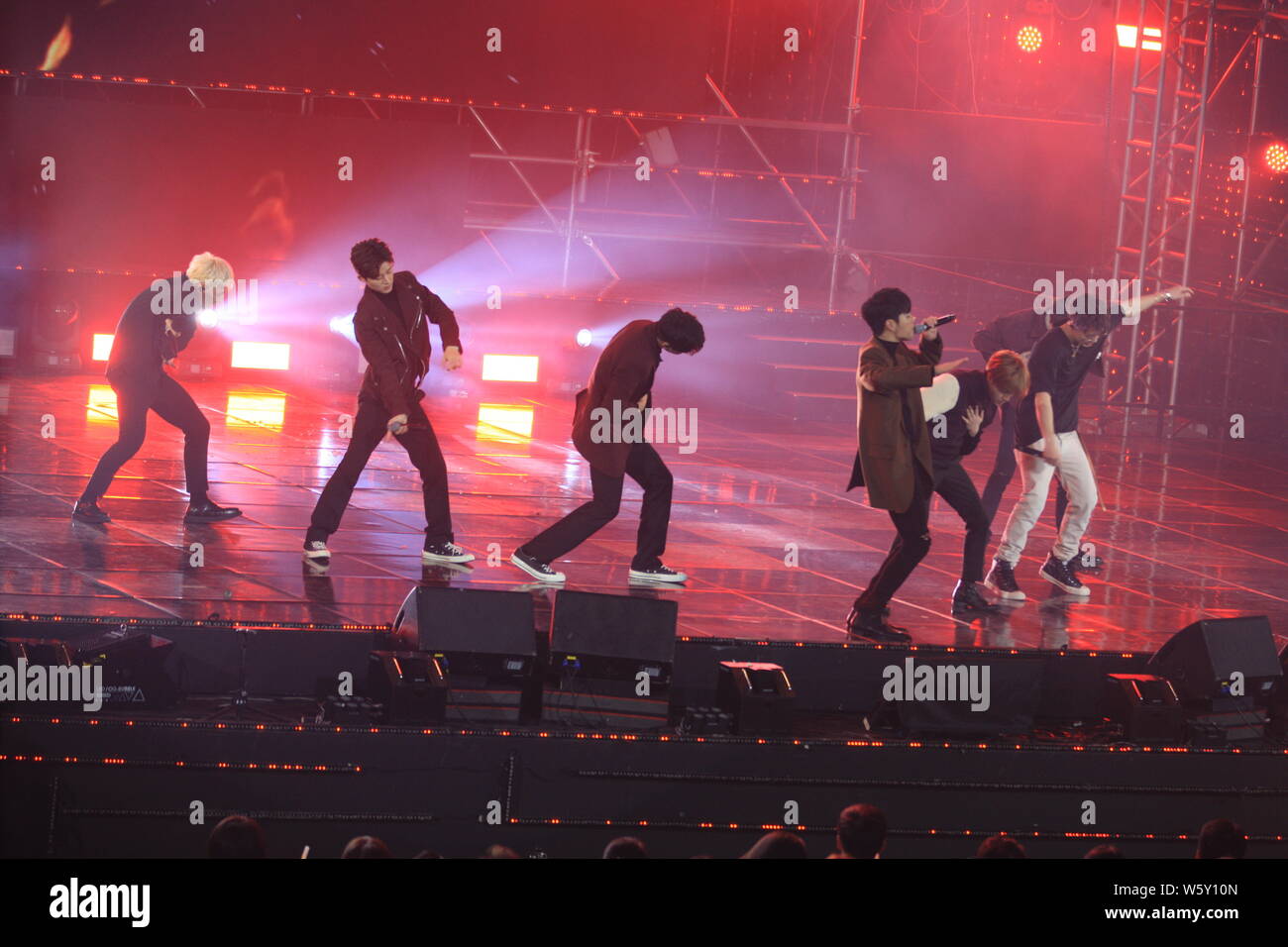 Members of South Korean boy band iKon perform during the 2018 MBN Hero ...