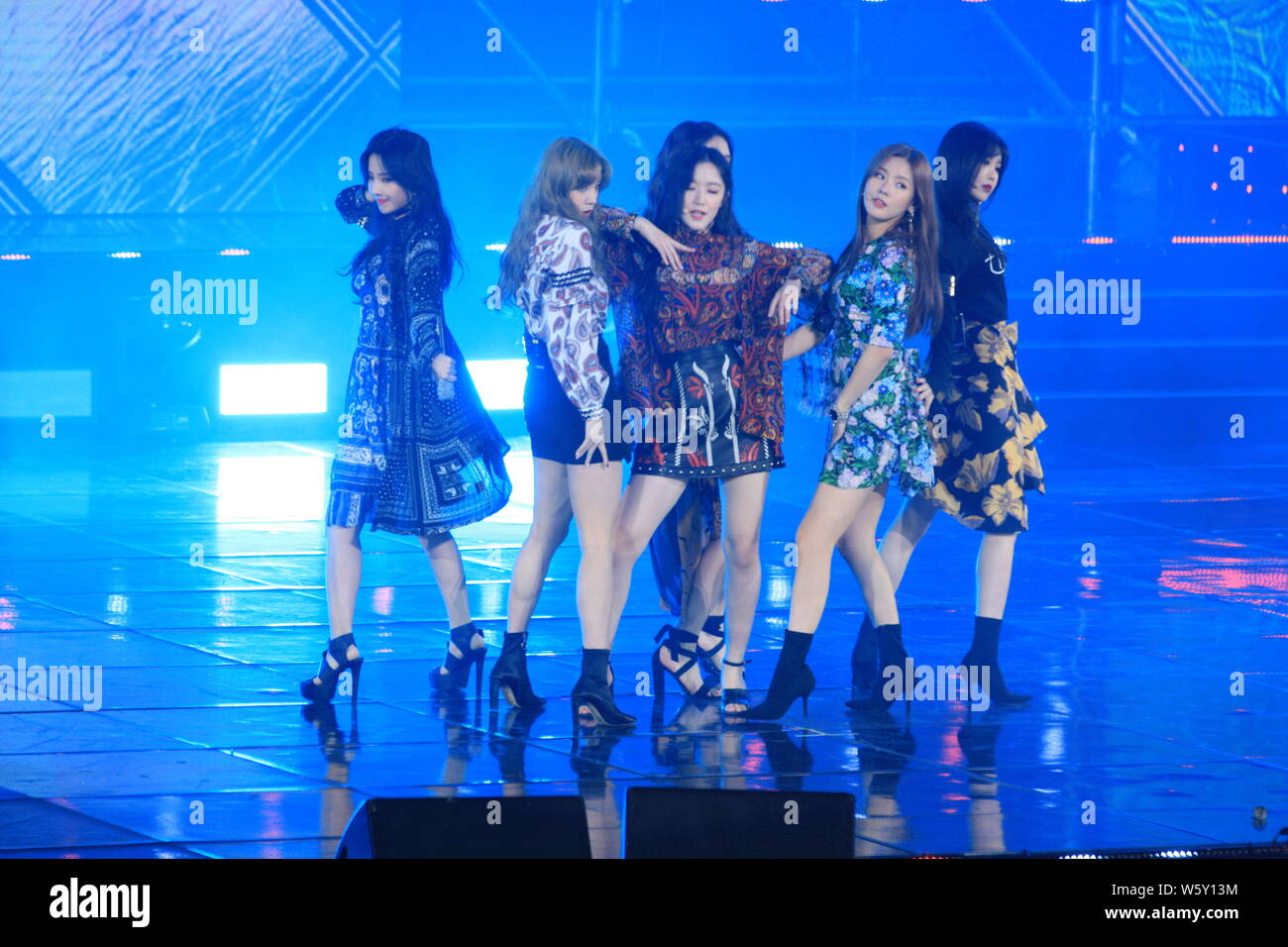 Members of South Korean girl group (G)I-DLE perform during the 2018 MBN ...