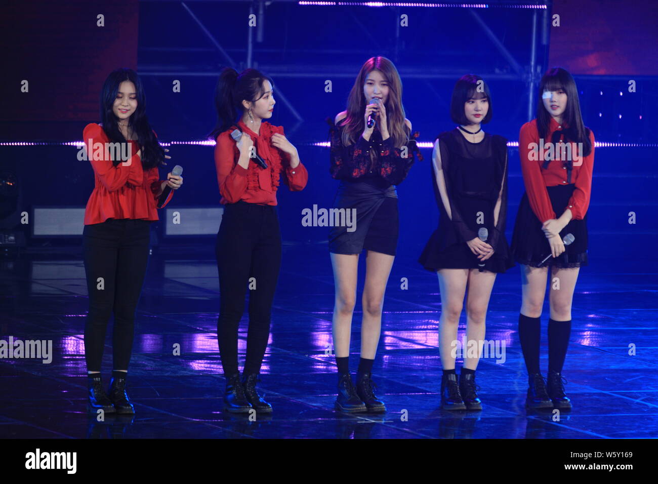 Members of South Korean girl group GFriend perform during the 2018 MBN ...