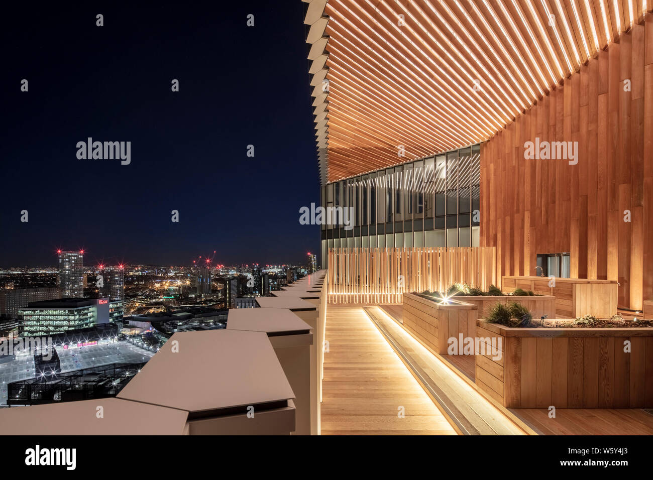 Manhattan loft gardens hi-res stock photography and images - Alamy