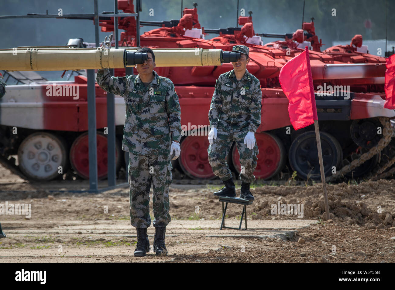 Artillery guidance hi-res stock photography and images - Alamy