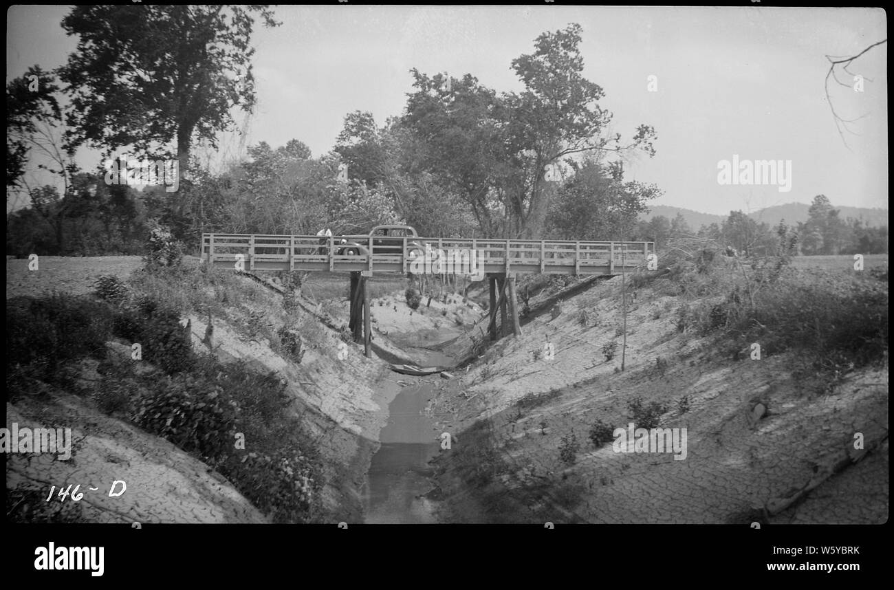 Ford bridge hi-res stock photography and images - Alamy