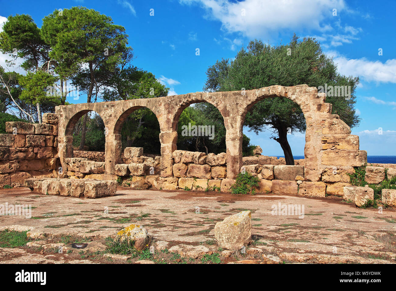 Ruins ancient city tipaza tipaza hi-res stock photography and images ...