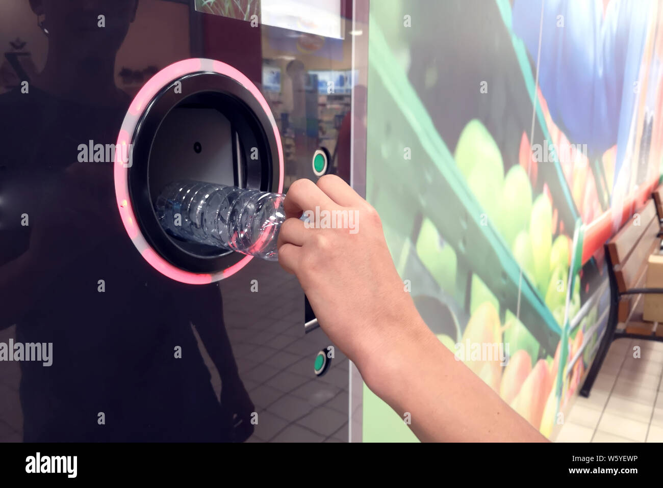 Plastic bottle recycling machine hi-res stock photography and images ...