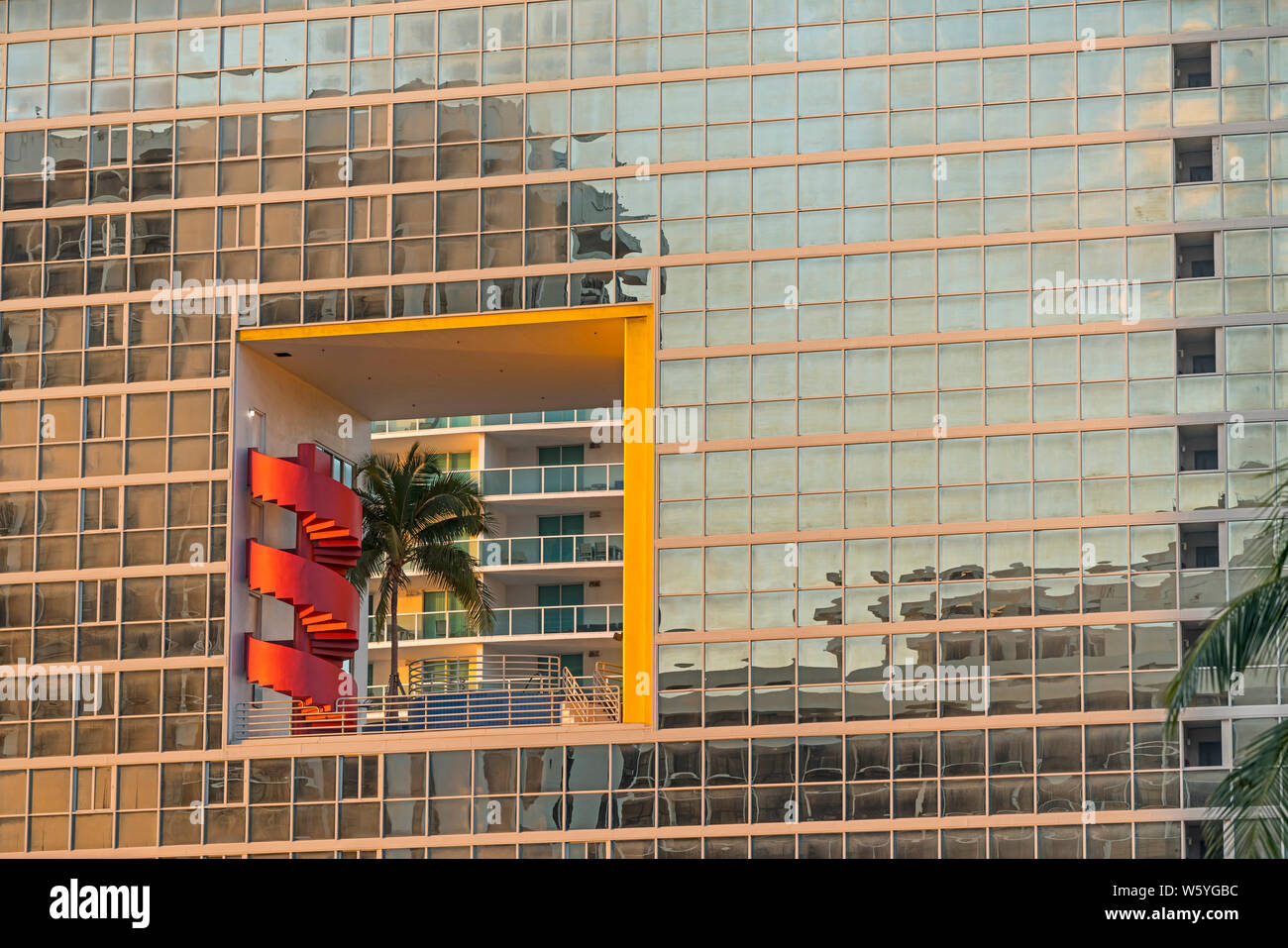 PALM COURT ATLANTIS CONDOMINIUM BUILDING (©ARQUITECTONICA 1982 ...