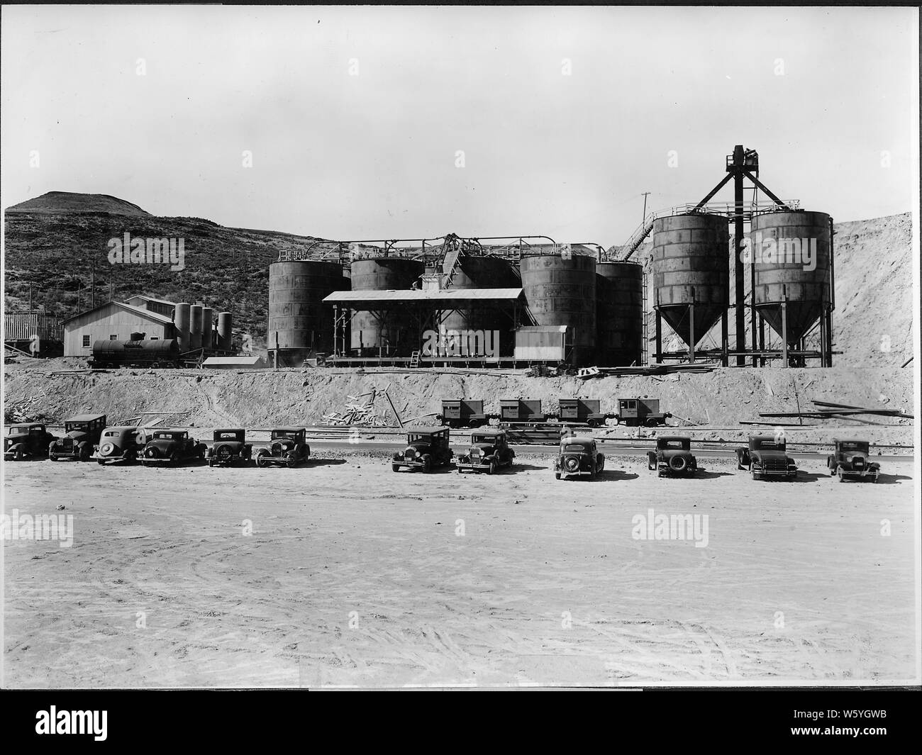 Compressor plants hi-res stock photography and images - Alamy