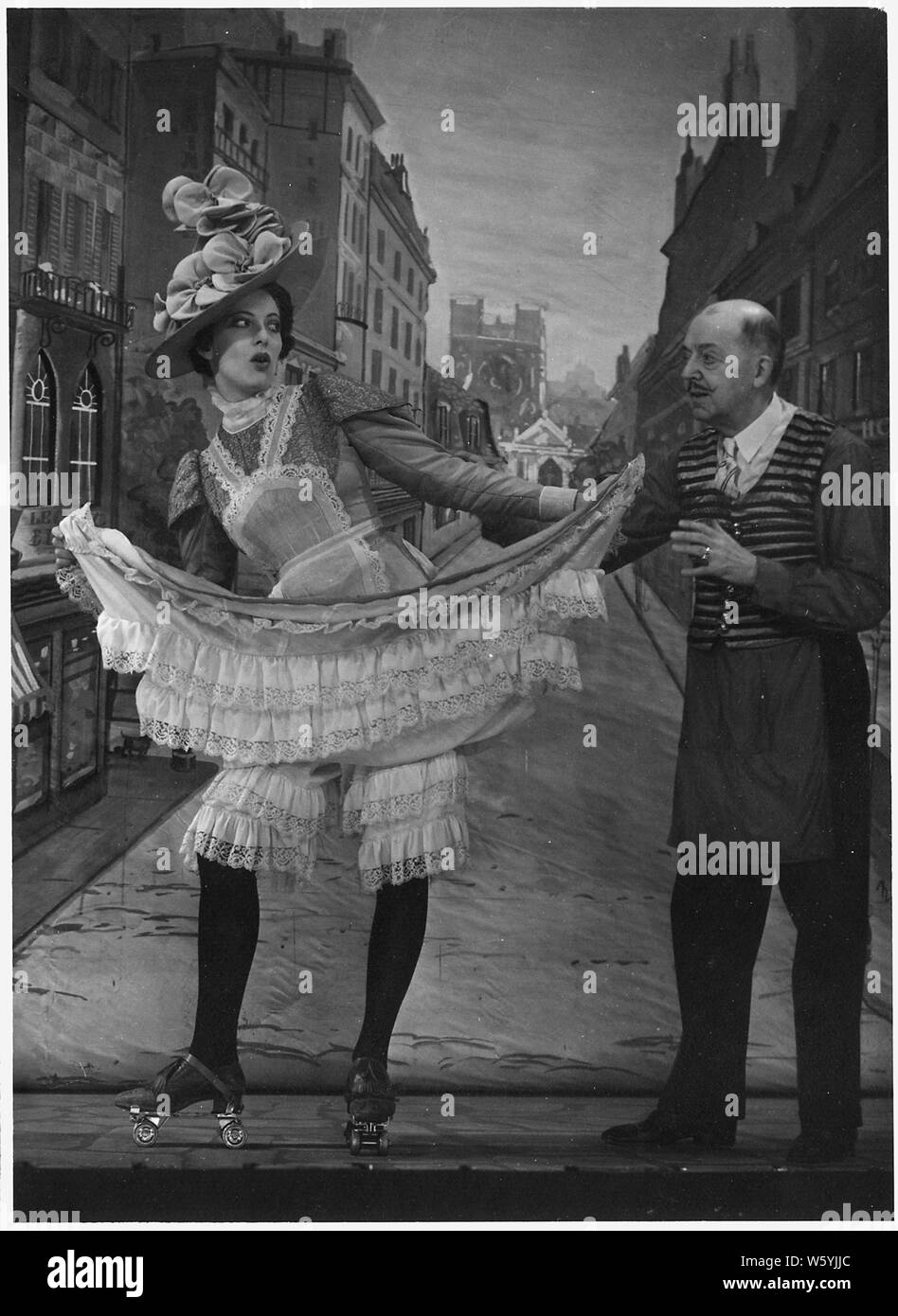 Horse eats hat hi-res stock photography and images - Alamy